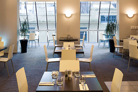 Steps Restaurant | Travelodge Wellington – Dining